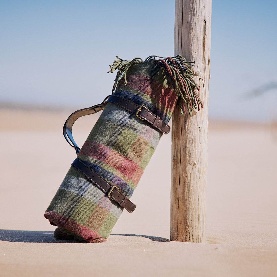 Hicks & Brown Outdoor Picnic Blanket | Water Resistant | Rug | Check