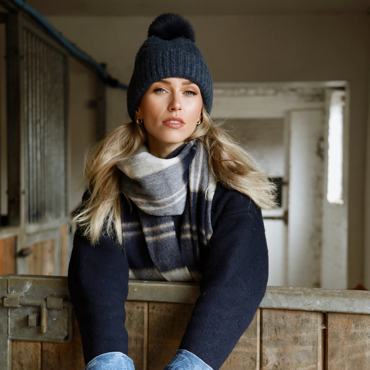 The Fornham Lambswool Scarf in Grey Check – Hicks & Brown